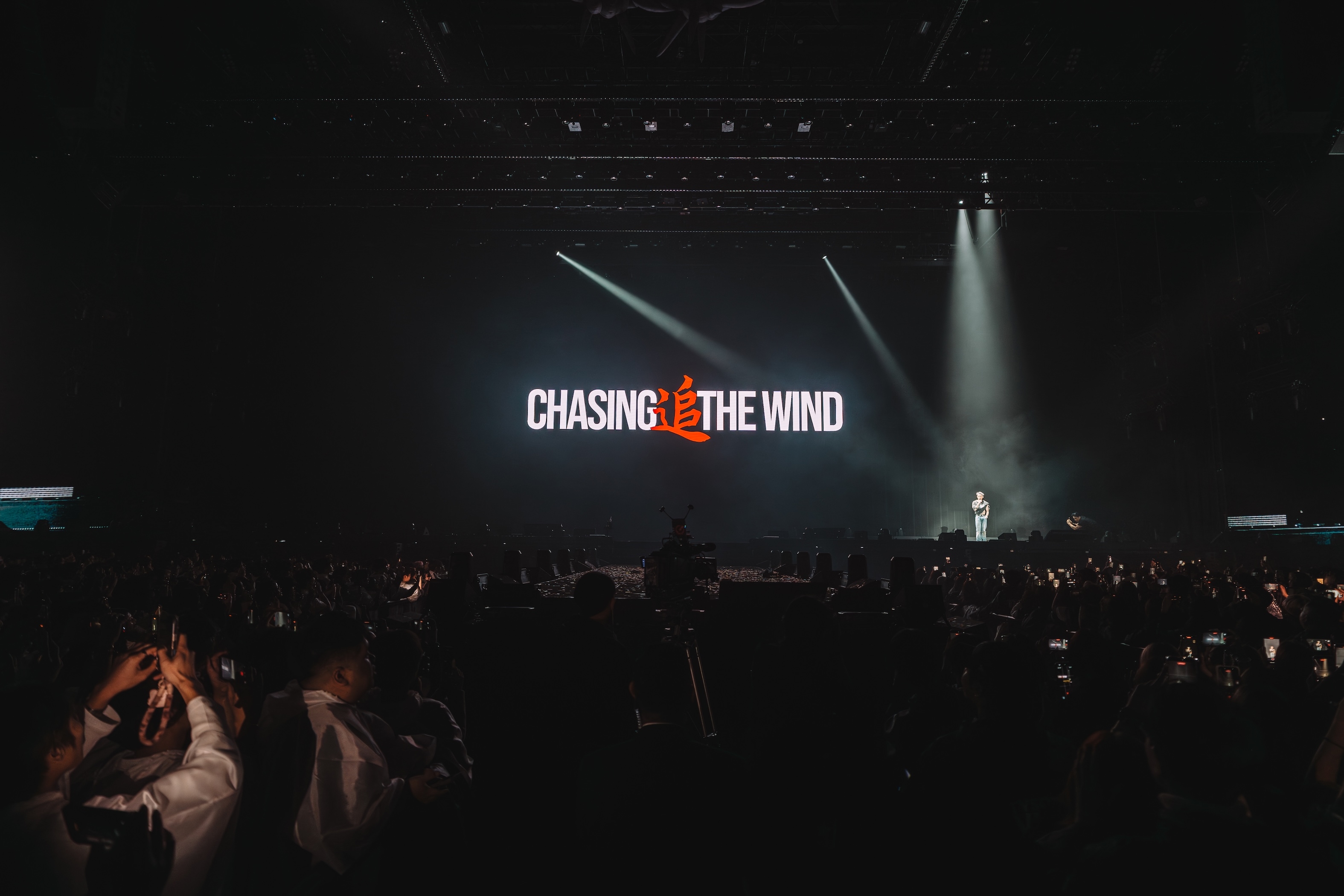 Tyson Yoshi澳門騷冧晒婚戒 「破處」半裸自彈自唱送驚喜 - 東張+