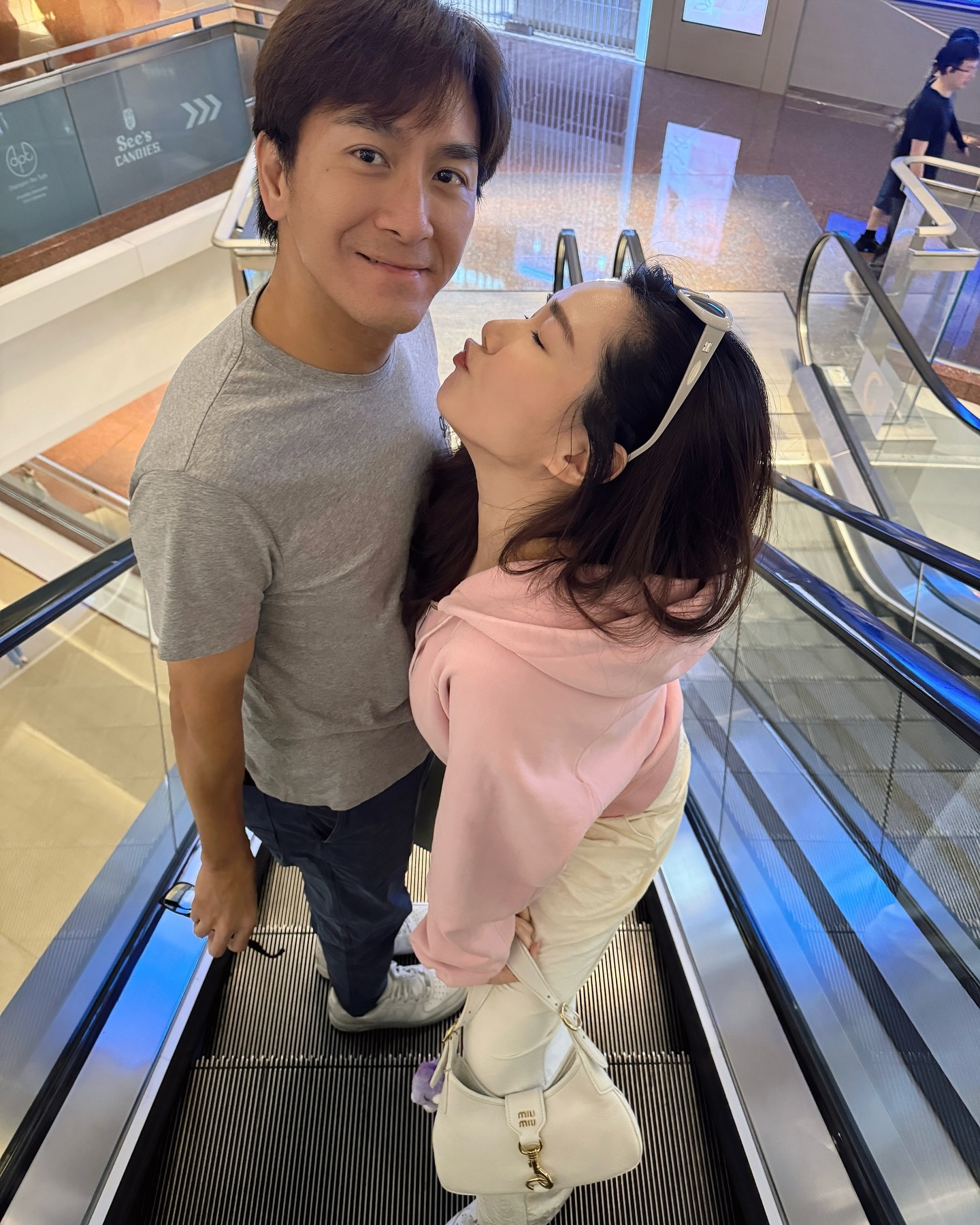 天然呆重現！靚湯狂Chok表情電梯六連拍 馬明表情張張一樣如定格 - 東張+