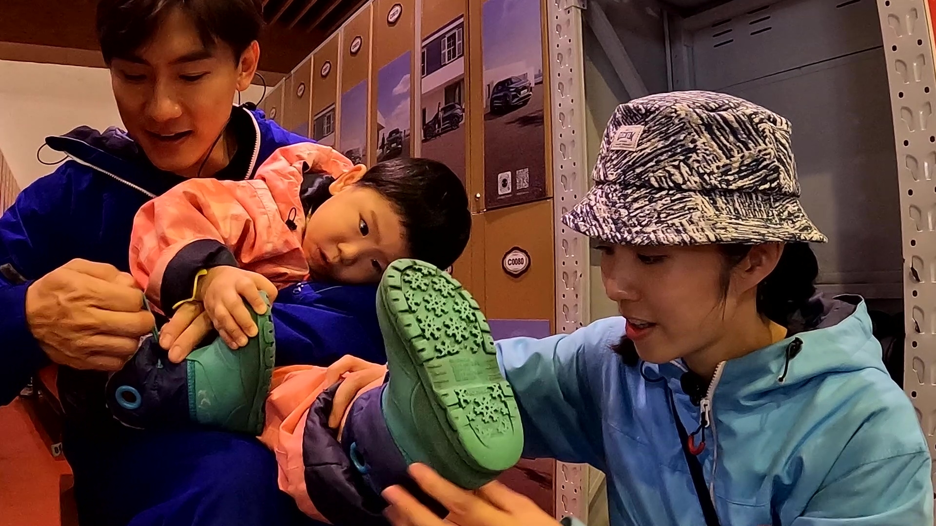 Patrick Sir一家三口廣州親子遊 阿仔勁大膽玻璃橋狂奔 - 東張+