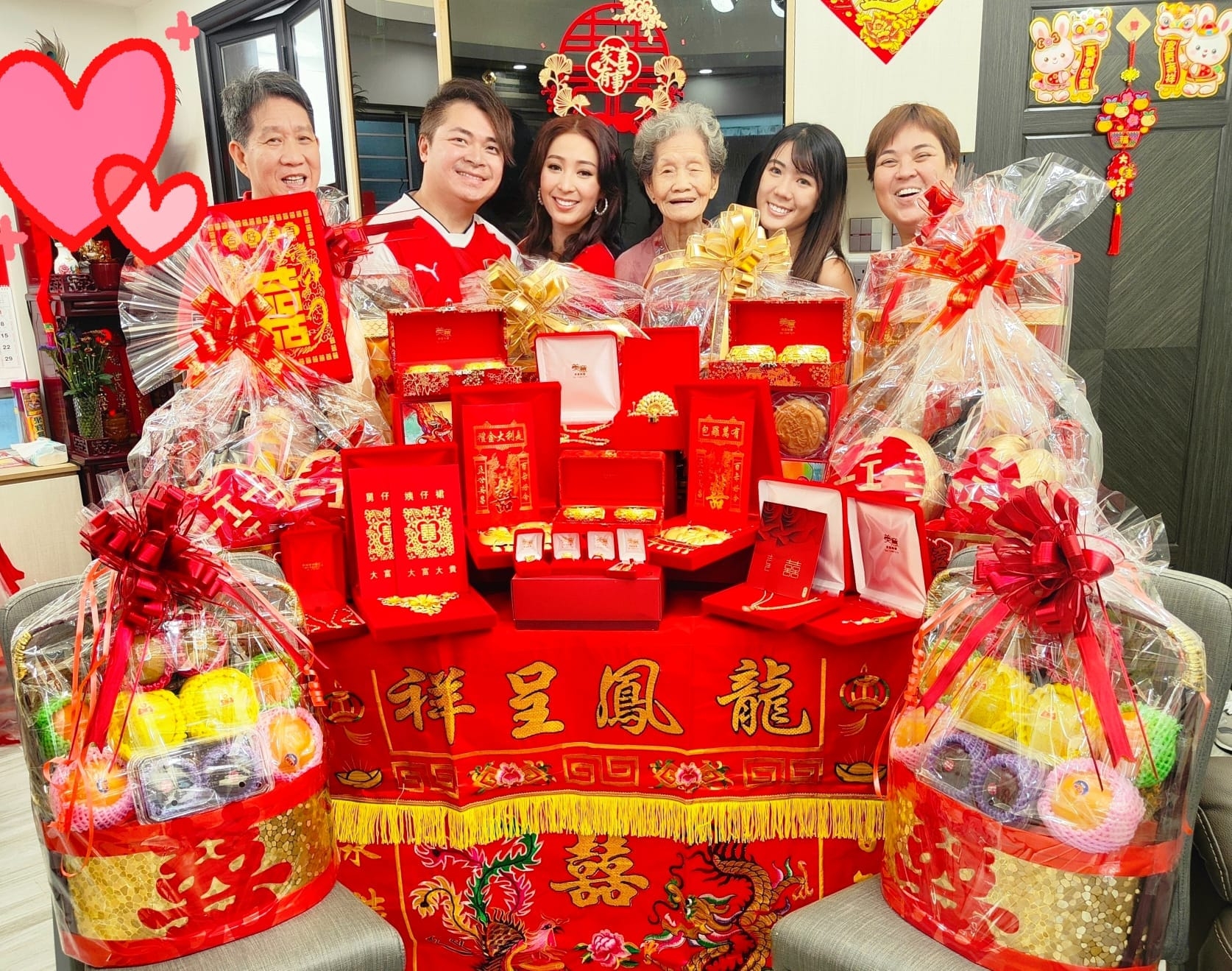 「阿七」吳嘉儀過大禮晒金器 與未婚夫leo跟足傳統哄90歲嫲嫲開心 東張